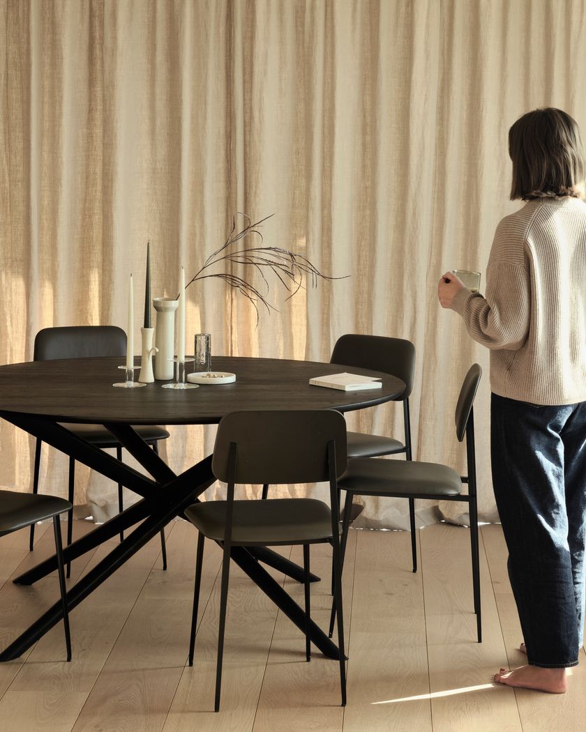 OAK MIKADO BLACK Round oak table By Ethnicraft | design Alain Van Havre