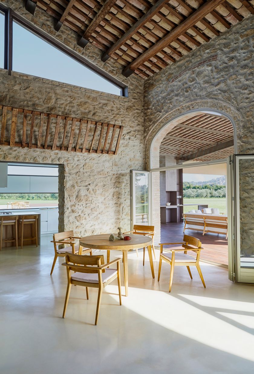 PARALEL | Round table By POINT design Gabriel Teixidó