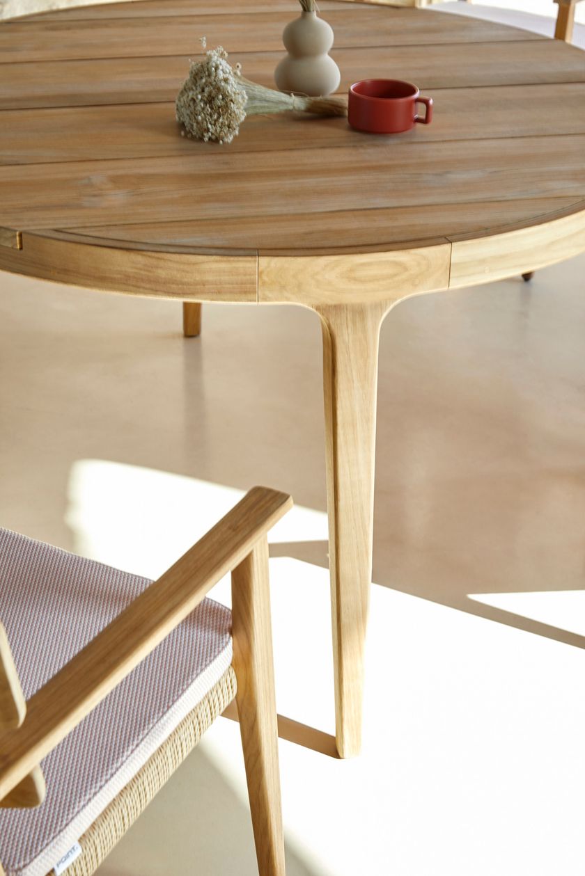 PARALEL | Round table By POINT design Gabriel Teixidó