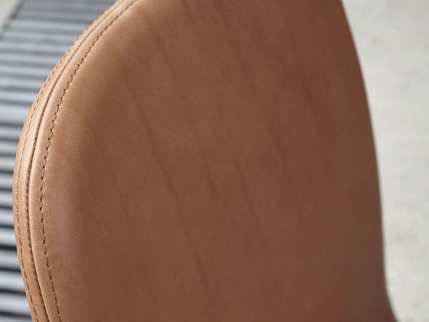 PEC | Leather chair By more design Bernhard Müller