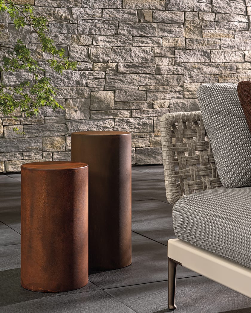 PILOTIS OUTDOOR Tavolino da outdoor rotondo in acciaio inox By Minotti ...