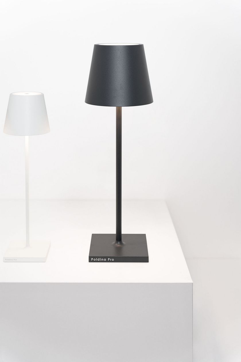 POLDINA L DESK table lamp By Zafferano Lampes à porter