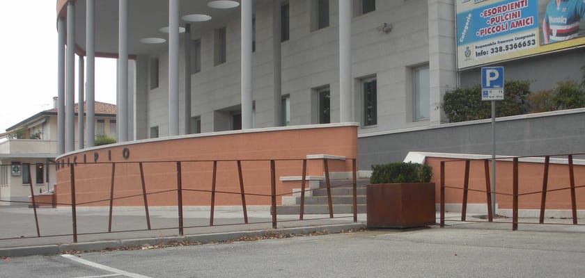 ROUTE | Barrière de ville By Metalco