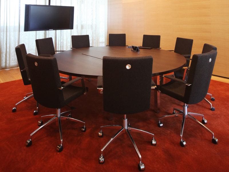 IN-TENSIVE | Round meeting table By Inno design Jouni Leino