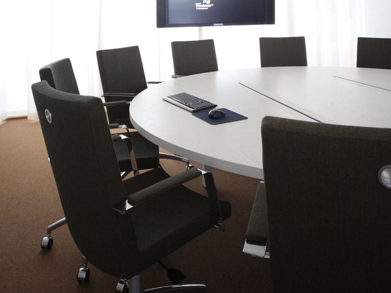 IN-TENSIVE | Round meeting table By Inno design Jouni Leino