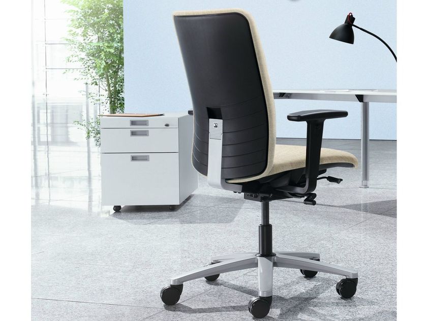 Office chair with 5-Spoke base with armrests JET.ONE By König Neurath