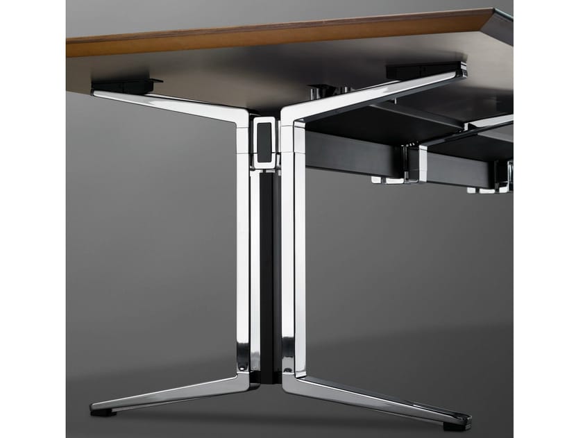 PLENUM K Meeting table with castors By König Neurath