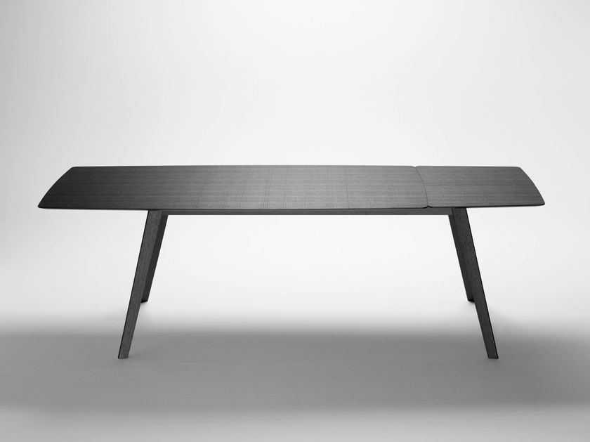 AISE | Extending table By TREKU design Ibon Arrizabalaga