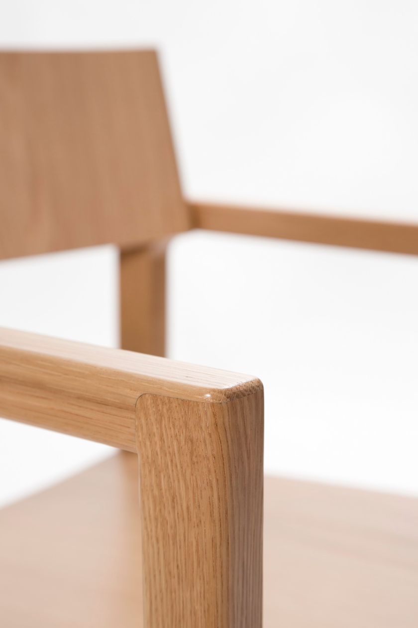 INTRO B | Chair with armrests By Inno design Ari Kanerva