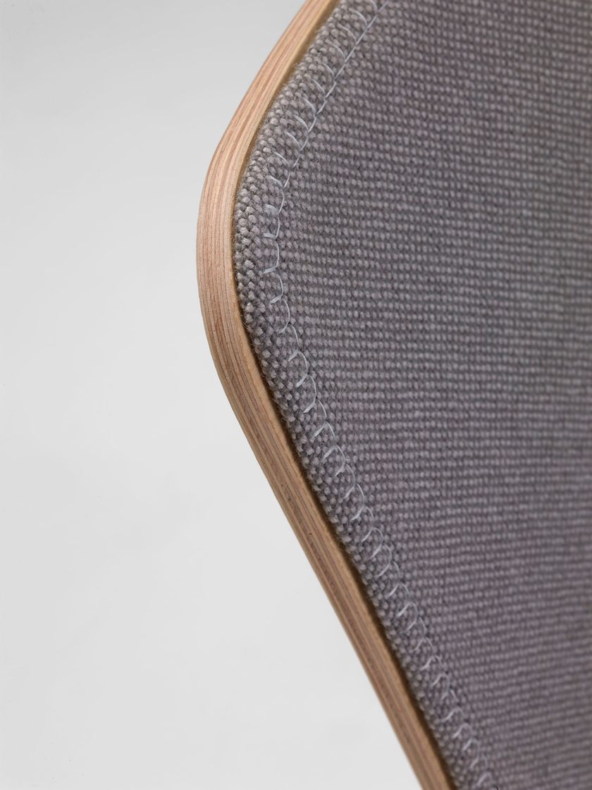 KALI Upholstered fabric chair By Offecct | design Jasper Morrison
