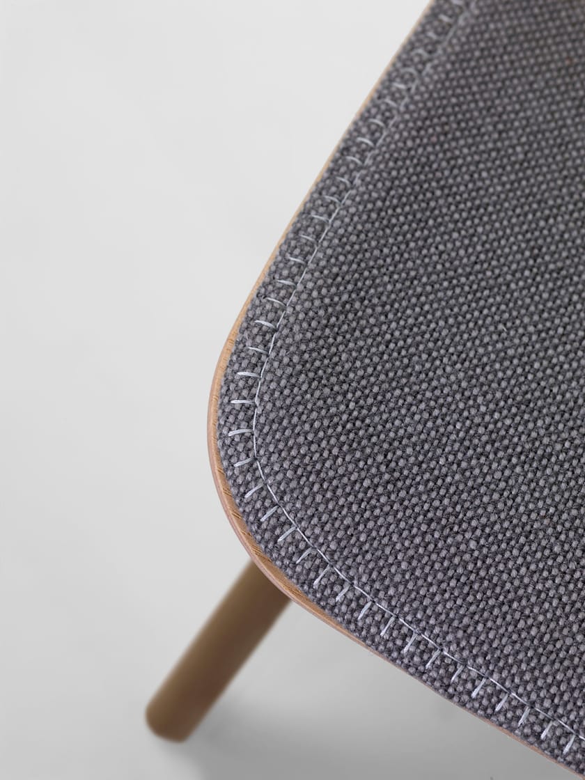 KALI Upholstered fabric chair By Offecct | design Jasper Morrison