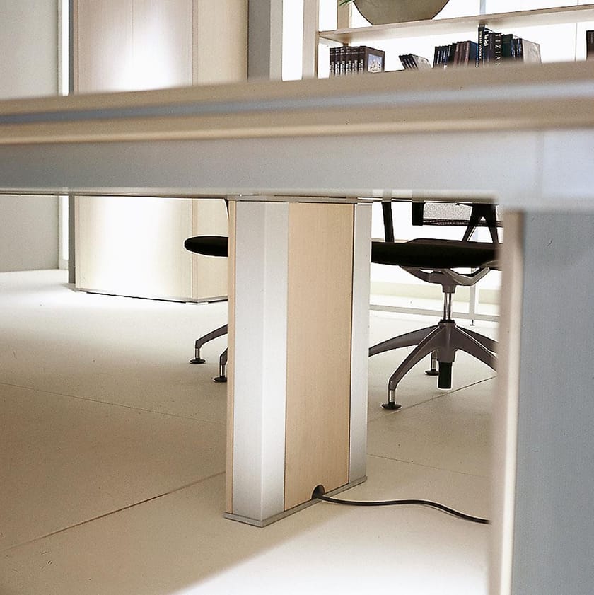 ELECTA | Modular meeting table By IFT