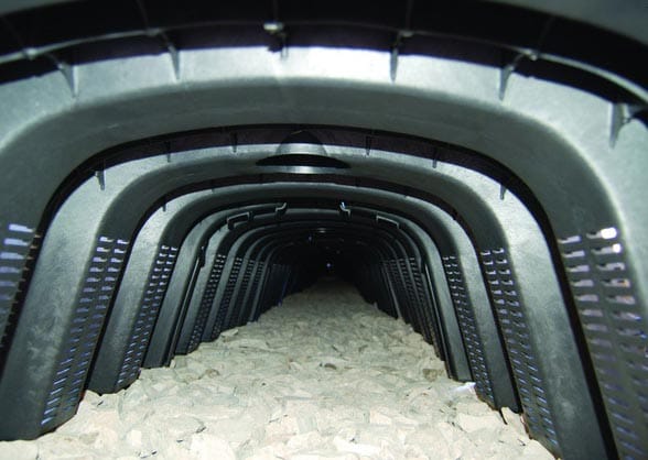 Elemento e canale di drenaggio DRENING - Geoplast