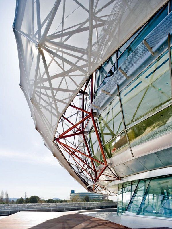 TENSEO FRONTSIDE 381 Fachada textil By SERGE FERRARI