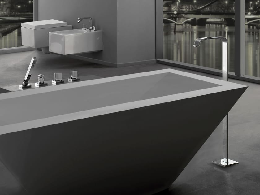 TARGA | Floor standing bathtub set By GRAFF