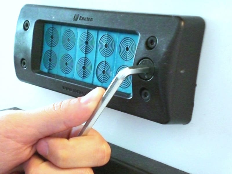 Système de serrage et de fixation ROXTEC EZENTRY™ By Roxtec Italia