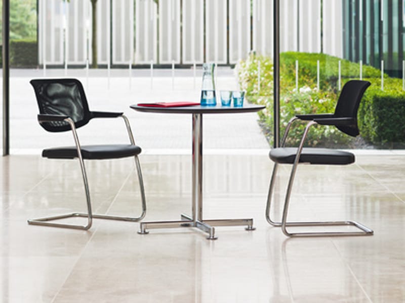 TORINO | Table with 4-star base By Brunner design Wolfgang C.R. Mezger