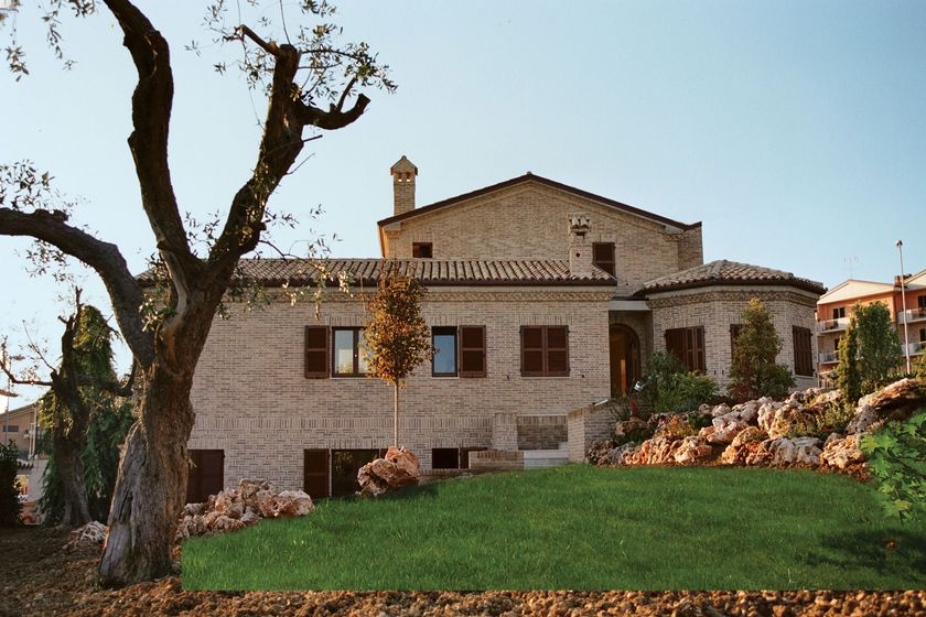 Fair faced clay brick CUSTOM BLENDS By FORNACE S. ANSELMO