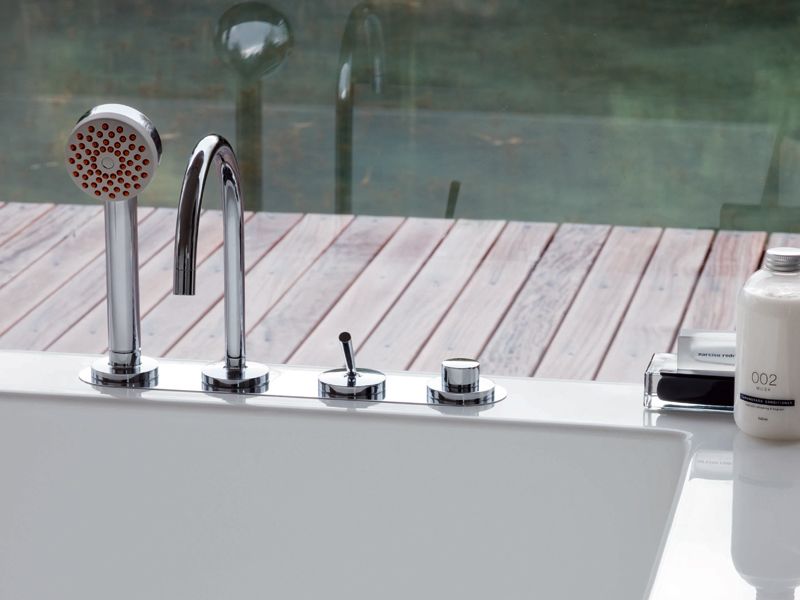 ISYSTICK 4 hole bathtub set with hand shower By ZUCCHETTI | design ...