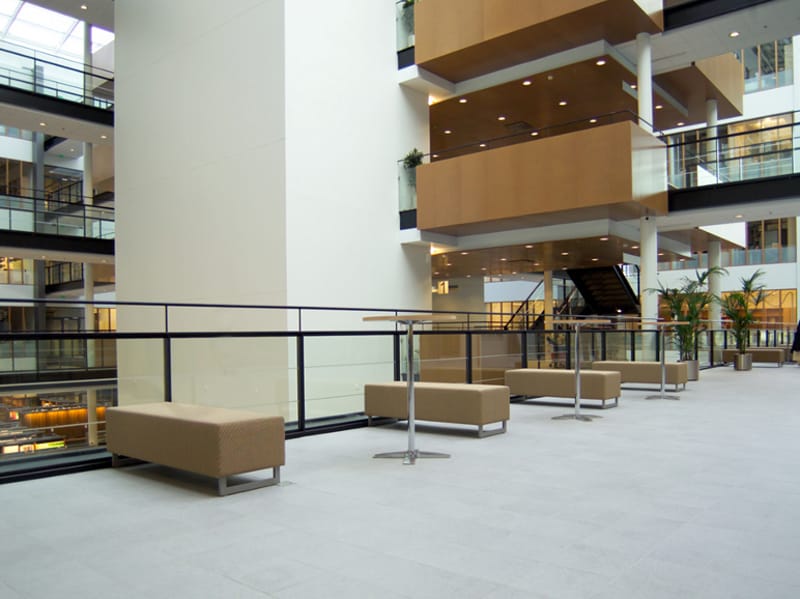 BOX Banco tapizado By Inno | design Harri Korhonen