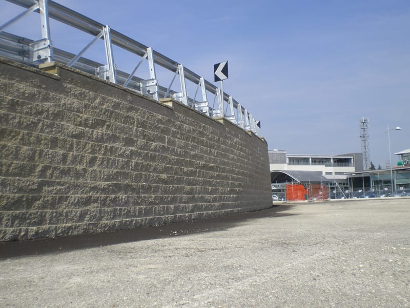 Concrete load-bearing block MACWALL® By Edil Leca Infrastrutture