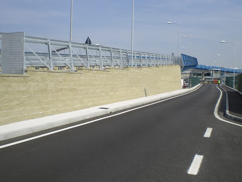 Concrete load-bearing block MACWALL® By Edil Leca Infrastrutture