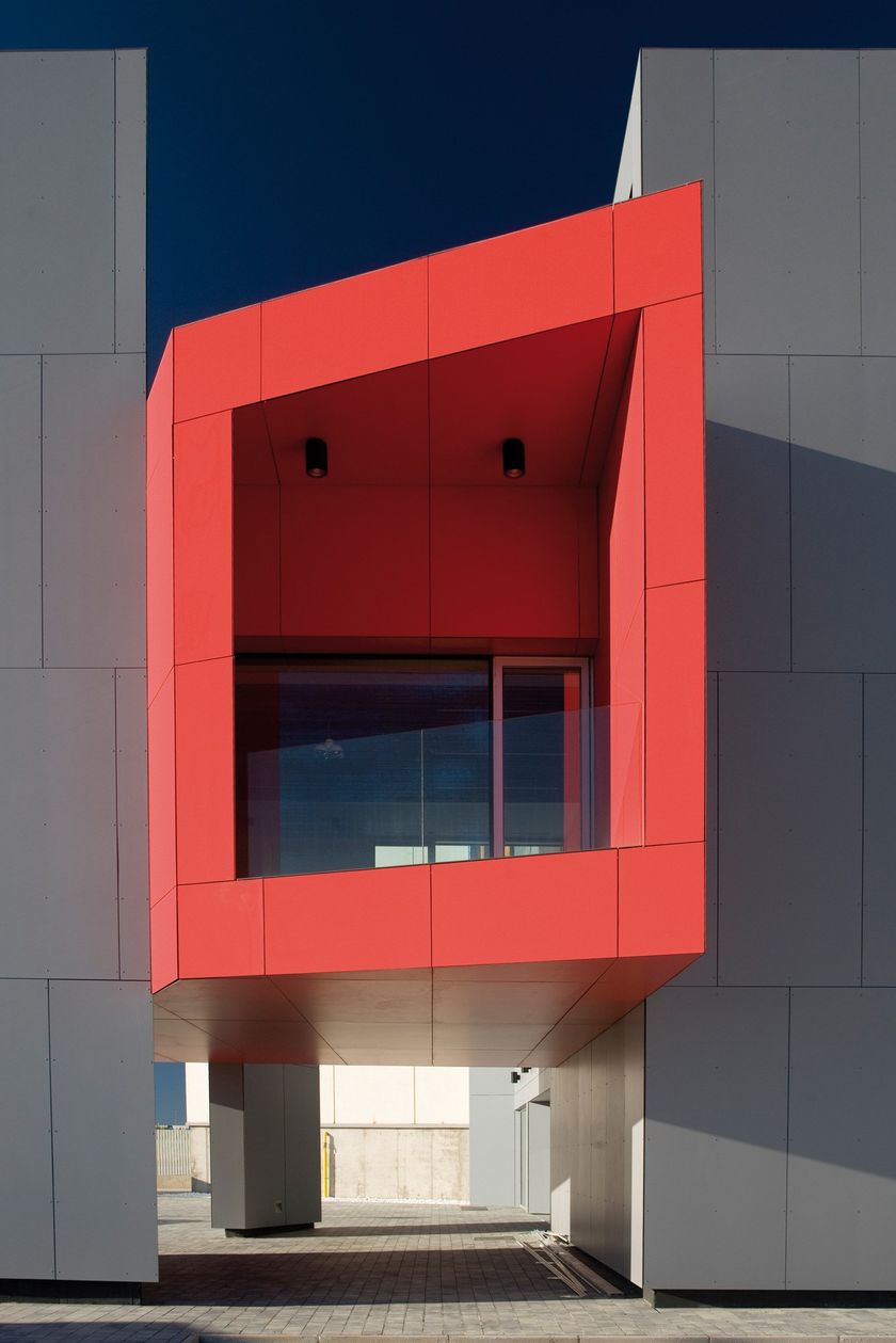 Opaque plastic laminate wall panel VIVIX by FORMICA® By LEGNOPAN