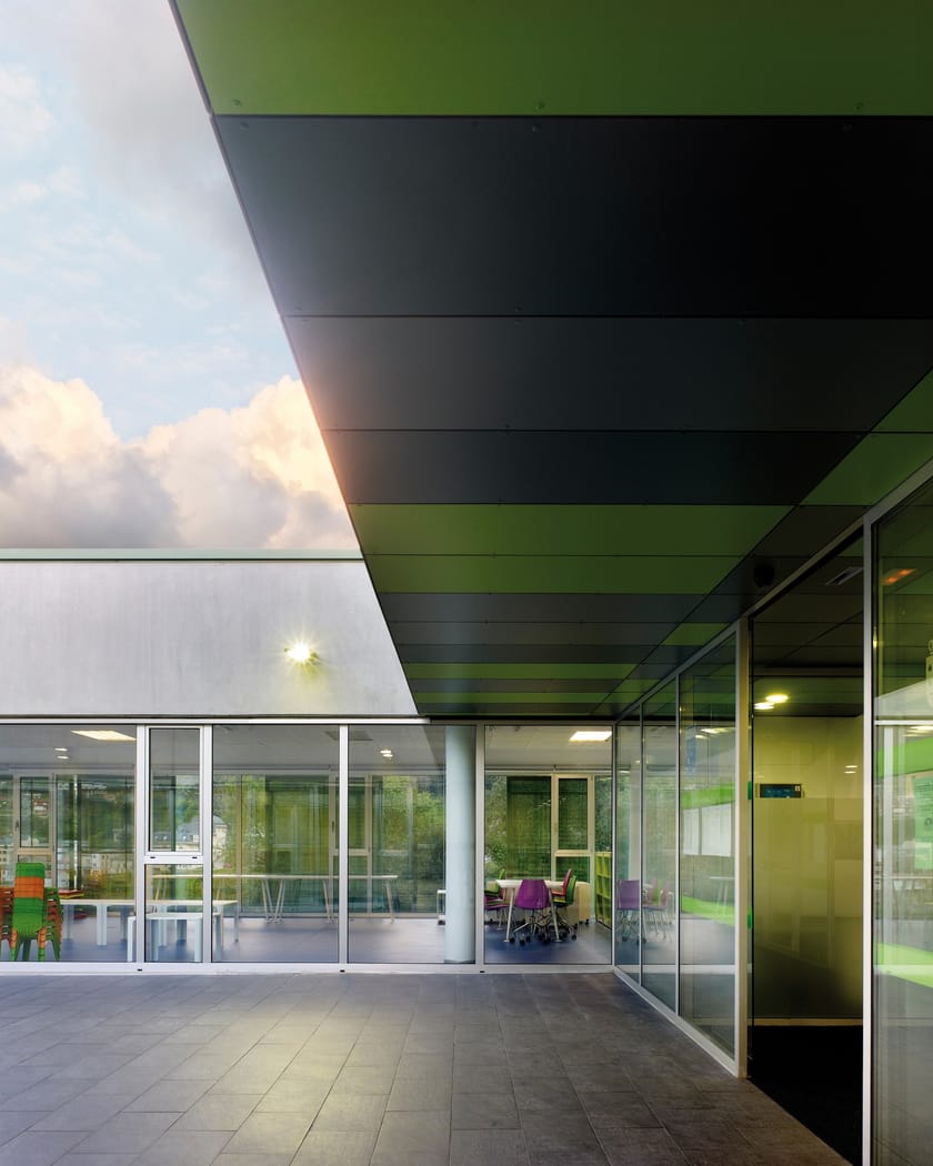 Opaque plastic laminate wall panel VIVIX by FORMICA® By LEGNOPAN