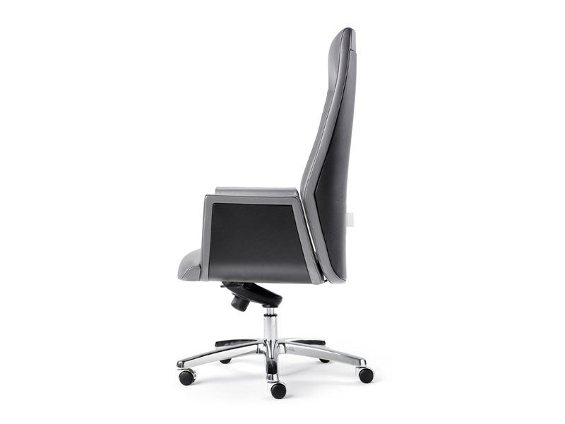 TUA Swivel leather executive chair By ESTEL GROUP | design Josep Lluscà