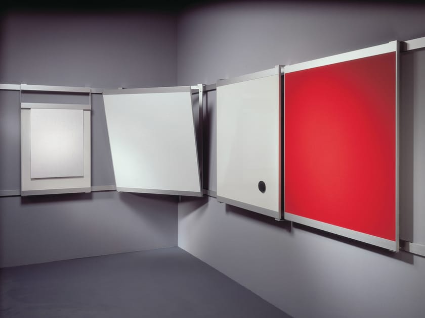 Sliding wall-mounted office whiteboard VIP By Abstracta design FRIIS ...