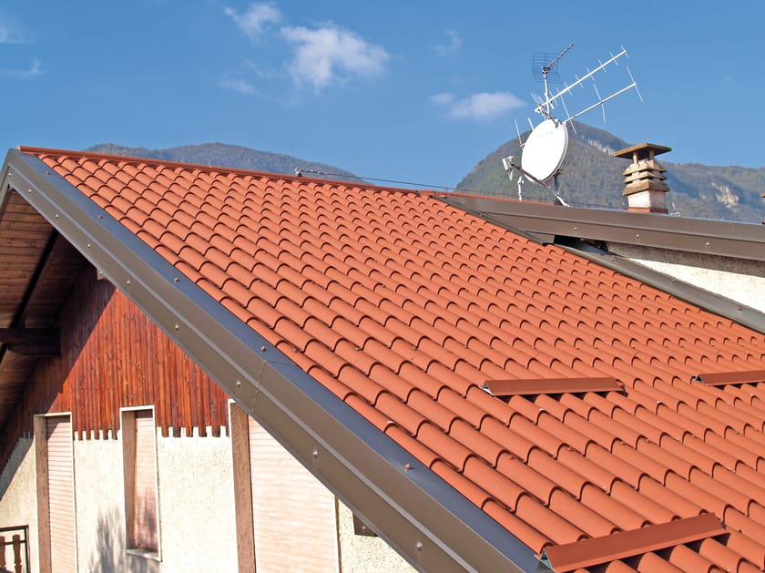 Lastra metallica isolata a forma di coppo per coperture ISOCOPPO ...