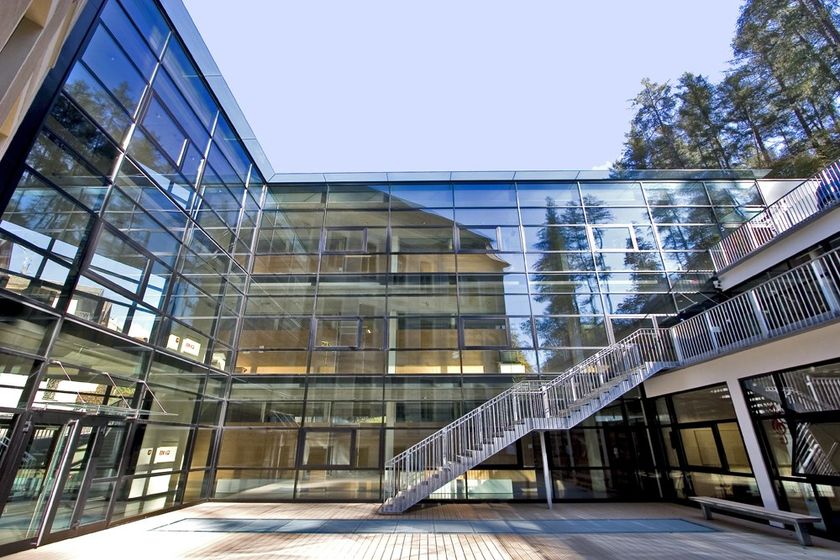 Continuous facade system WICTEC 50 HI By WICONA