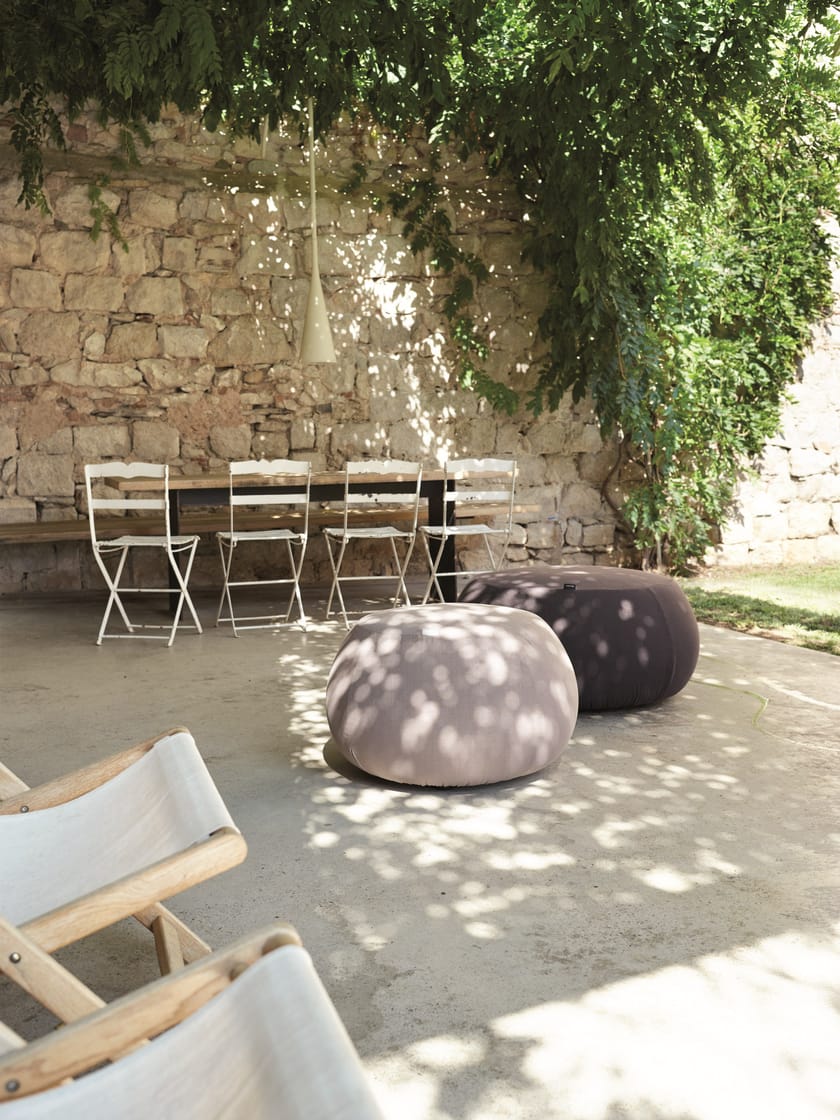 Upholstered pouf PIX 67 By arper design Ichiro Iwasaki