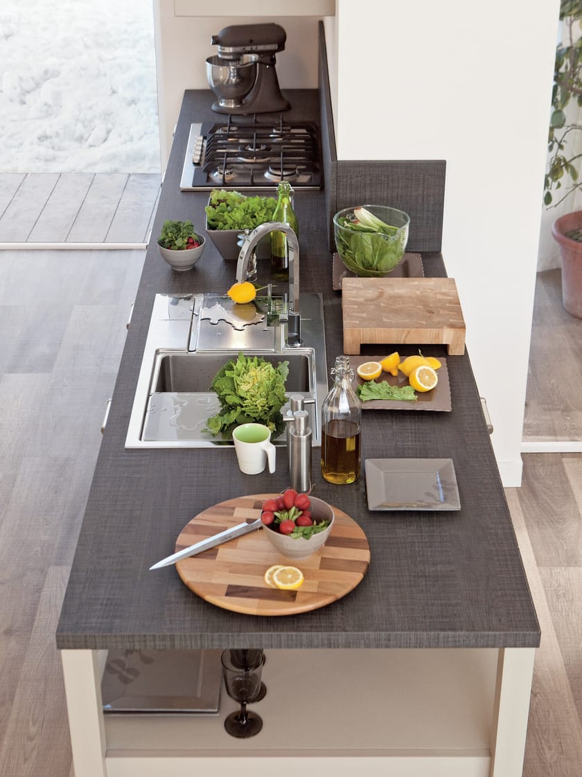 GALLERY | Lacquered kitchen By Cucine Lube design Studio Ferriani