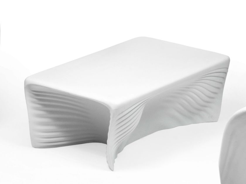 BIOPHILIA | Garden side table By VONDOM design Ross Lovegrove