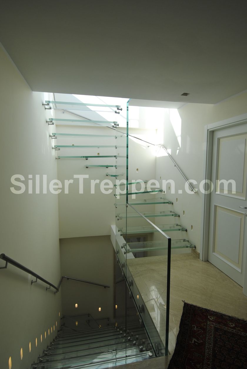 Scala a giorno autoportante in vetro ALL GLASS | Scala a giorno in ...