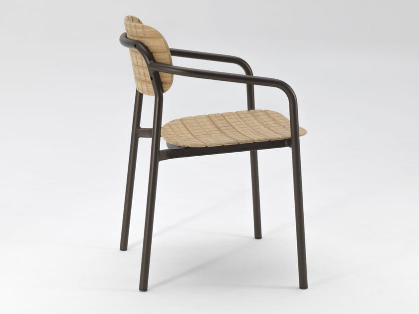 The Outdoors According to Emu