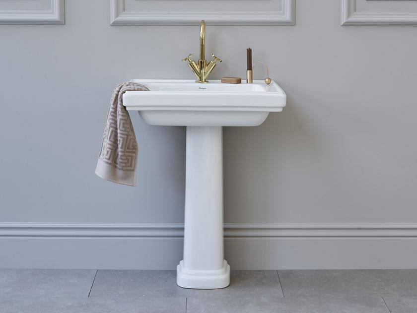 RIVIERA | Single washbasin By Burlington Bathrooms