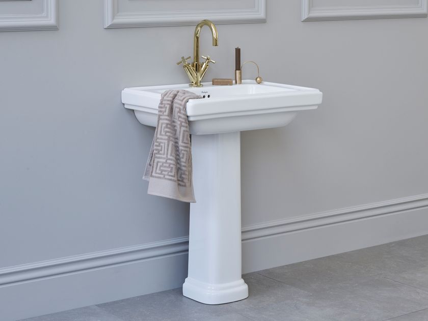 RIVIERA | Single washbasin By Burlington Bathrooms