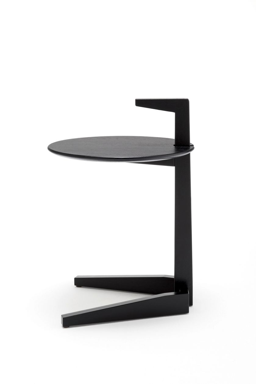 ROLF BENZ 948 | Side table Round wooden side table By Rolf Benz ...