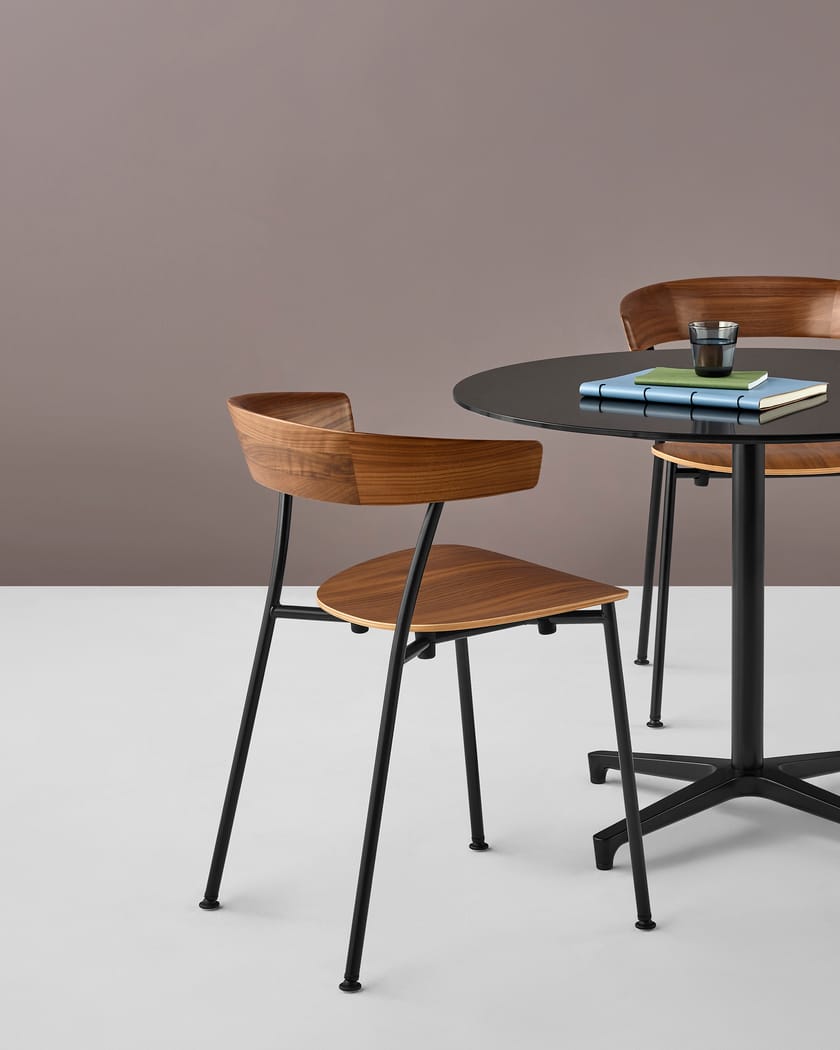 SAIBA Round table with star base By Herman Miller | design Naoto Fukasawa