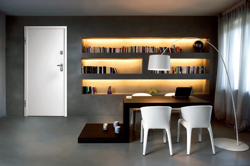 Lacquered safety door SENTRY By DIERRE