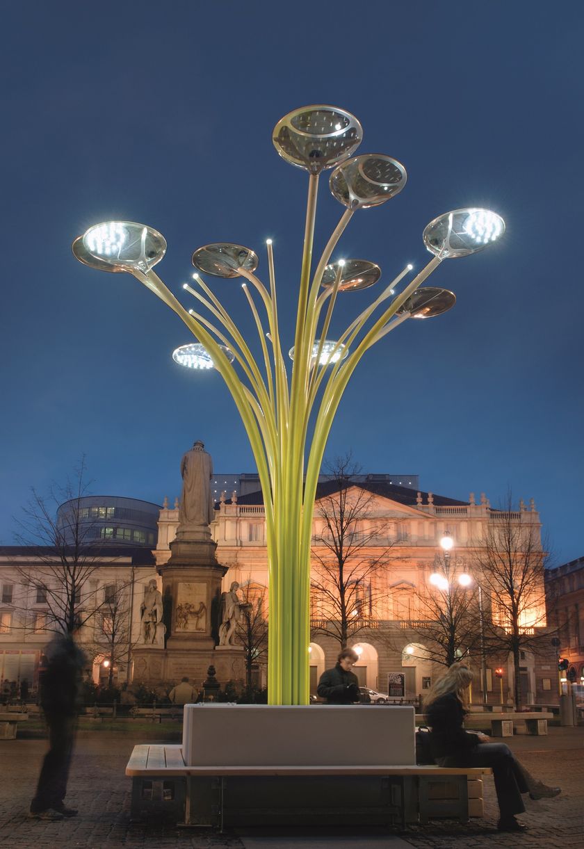 Solar powered street lamp SOLAR TREE By Artemide design Ross Lovegrove