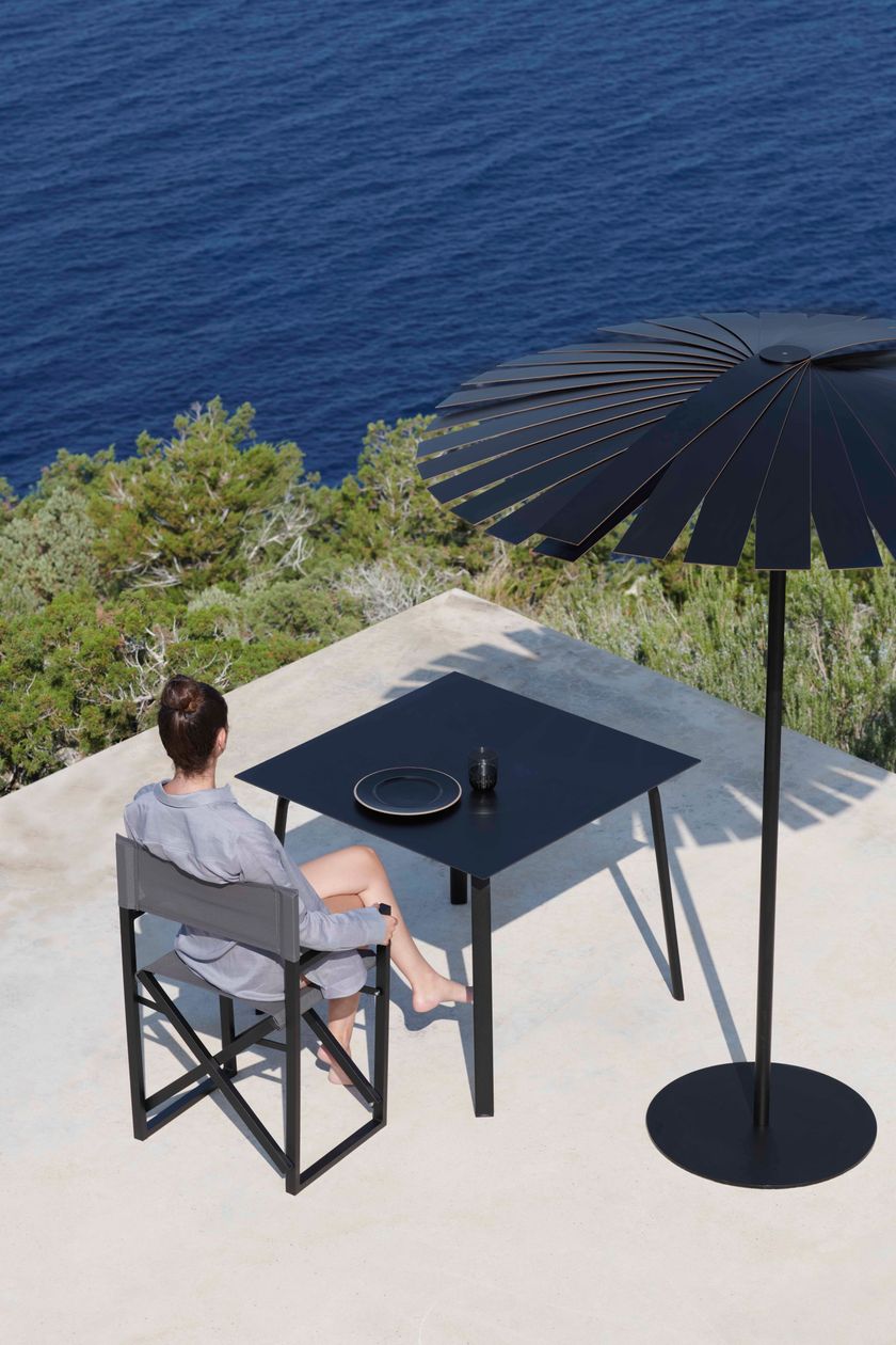 STACK Stackable thermo lacquered aluminium garden table By GANDIABLASCO ...