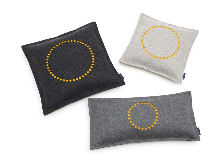 STAMP CIRCLE | Square cushion By HEY-SIGN design Wiebke Hoffmann