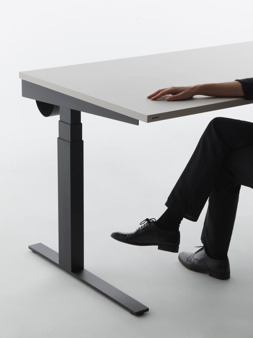 STENO office desk By gumpo