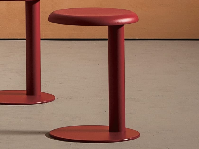STRONG | Low stool Strong Collection By Desalto design Eugeni Quitllet