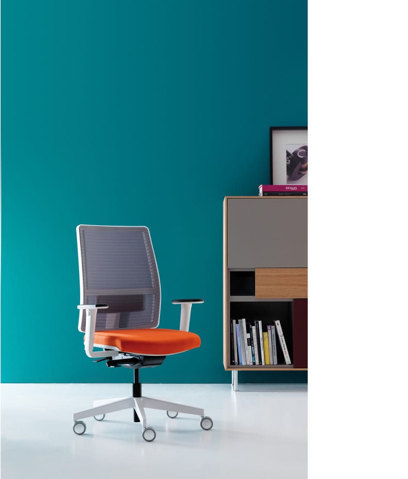 Sedia ufficio ad altezza regolabile a 5 razze con braccioli SUGAR NET ...