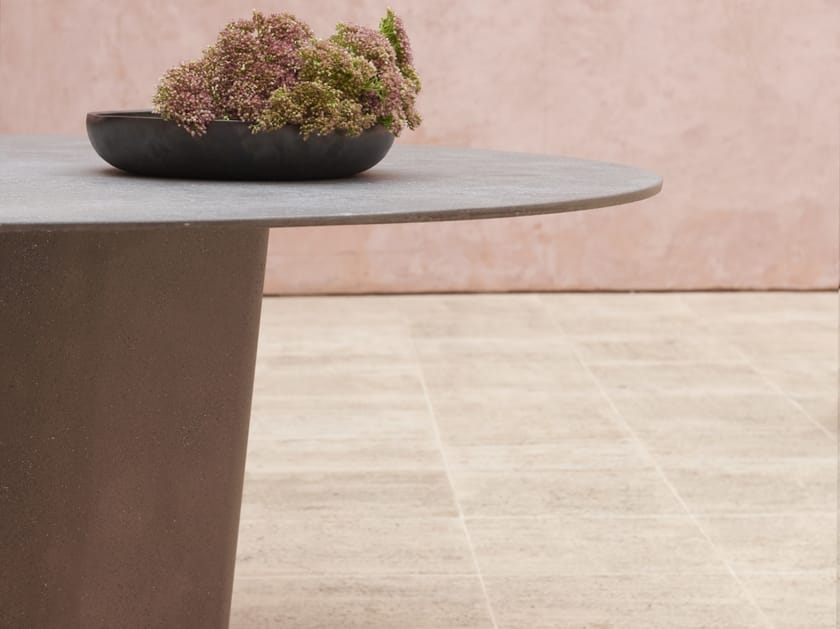 TAO Round lightened concrete dining table By TRIBÙ