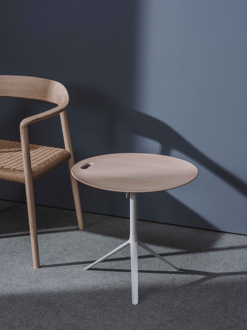 TRIADA OCCASIONAL ME6071 tavolino By Andreu World design Benjamin Hubert